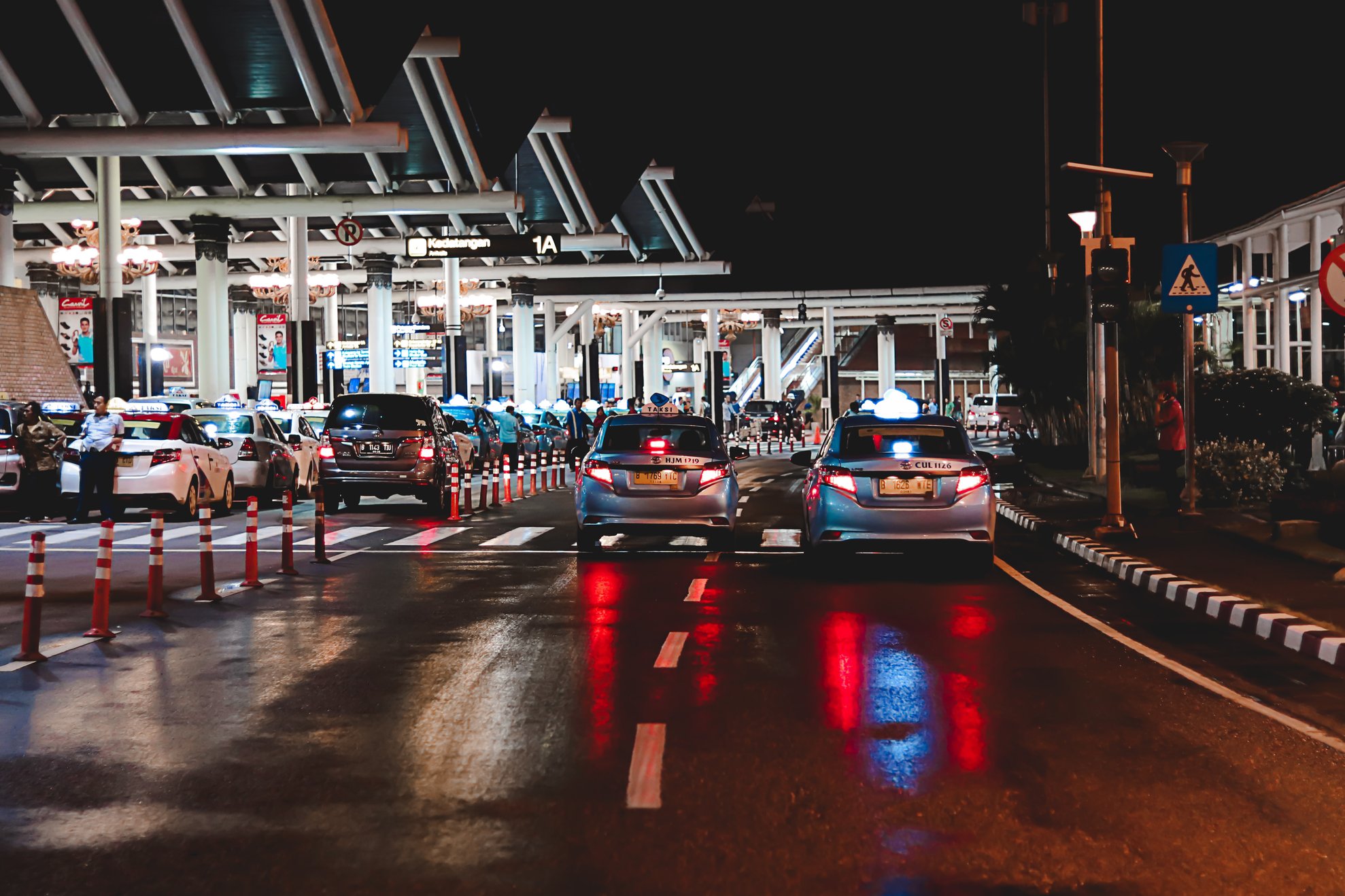 What Is a Customs Broker? Duties & Benefits Explained